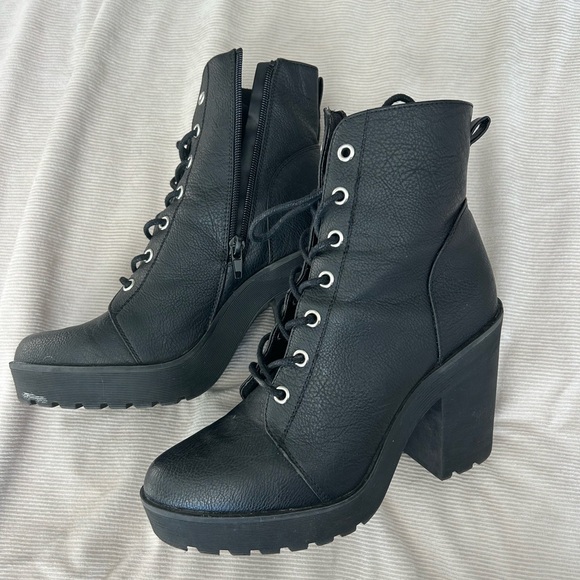 New Look | Shoes | Black Platform Boots | Poshmark